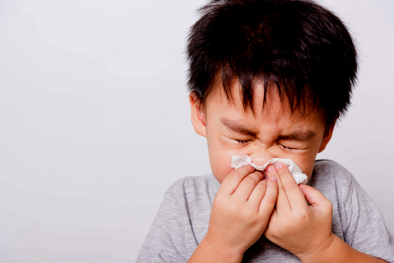 How to Recognize and Handle Common Allergies in Children - HealthEvoke